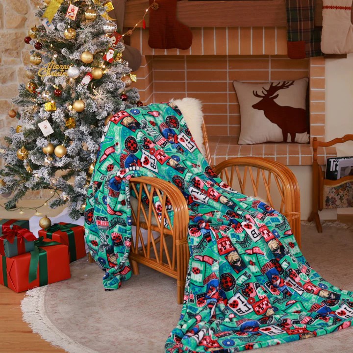 Cozy Up with the Ultimate Miraculous Ladybug Blanket » Lifestyle Femina